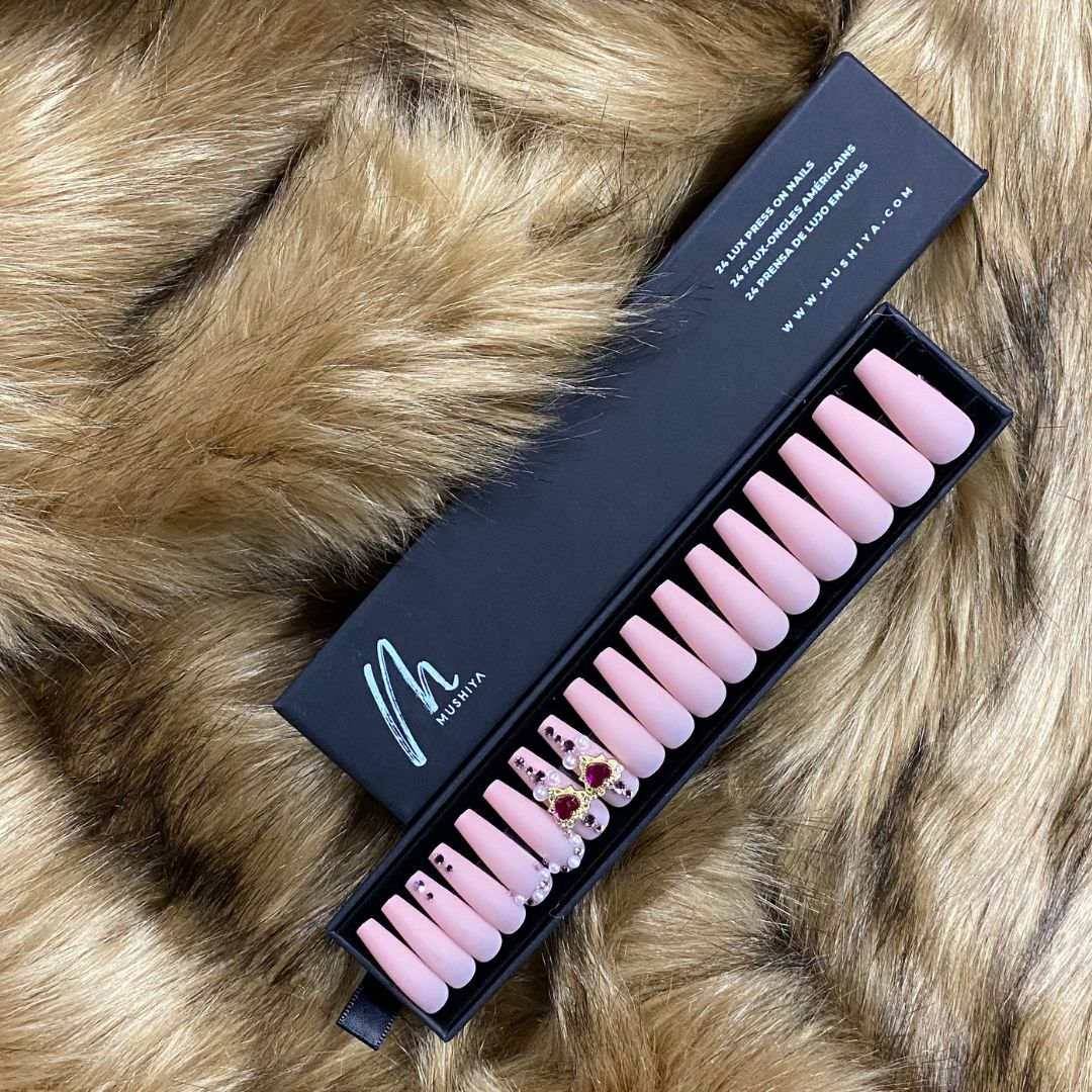 PN22 | Press on Nails – RunwayCurls